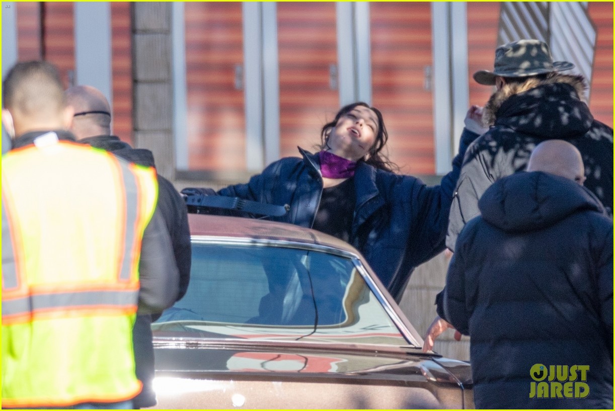 Hailee Steinfeld & Jeremy Renner Continue Filming 'Hawkeye' in Atlanta ...