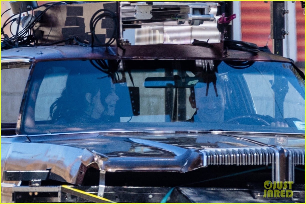 Hailee Steinfeld & Jeremy Renner Continue Filming 'Hawkeye' in Atlanta ...