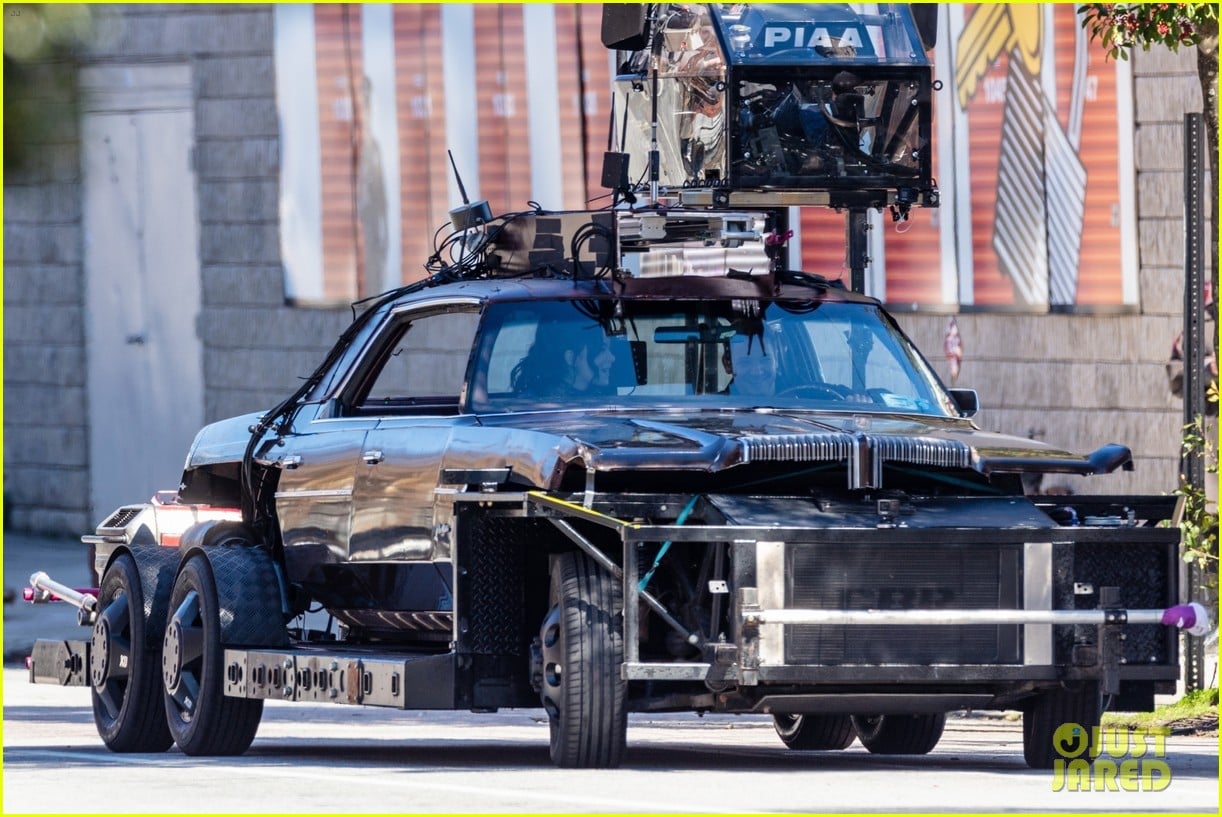 Hailee Steinfeld & Jeremy Renner Continue Filming 'Hawkeye' in Atlanta ...