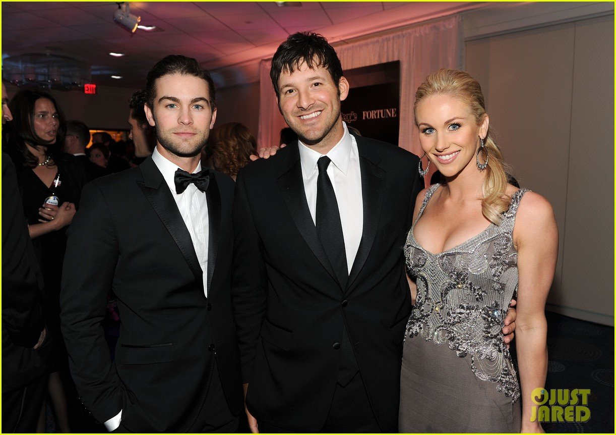 Super Bowl Announcer Tony Romo Has a Famous Brother-in-Law: Gossip Girl ...