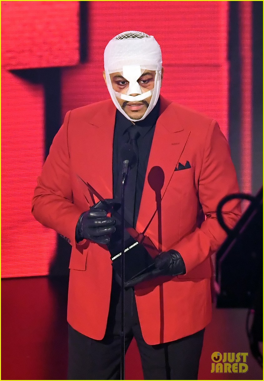 Why Is The Weeknd Wearing Bandages on His Face? Did He Get Plastic ...