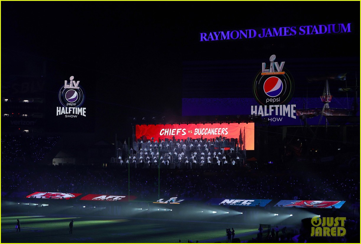 The Weeknd's Super Bowl 2021 Halftime Show Video - Watch Here!: Photo ...