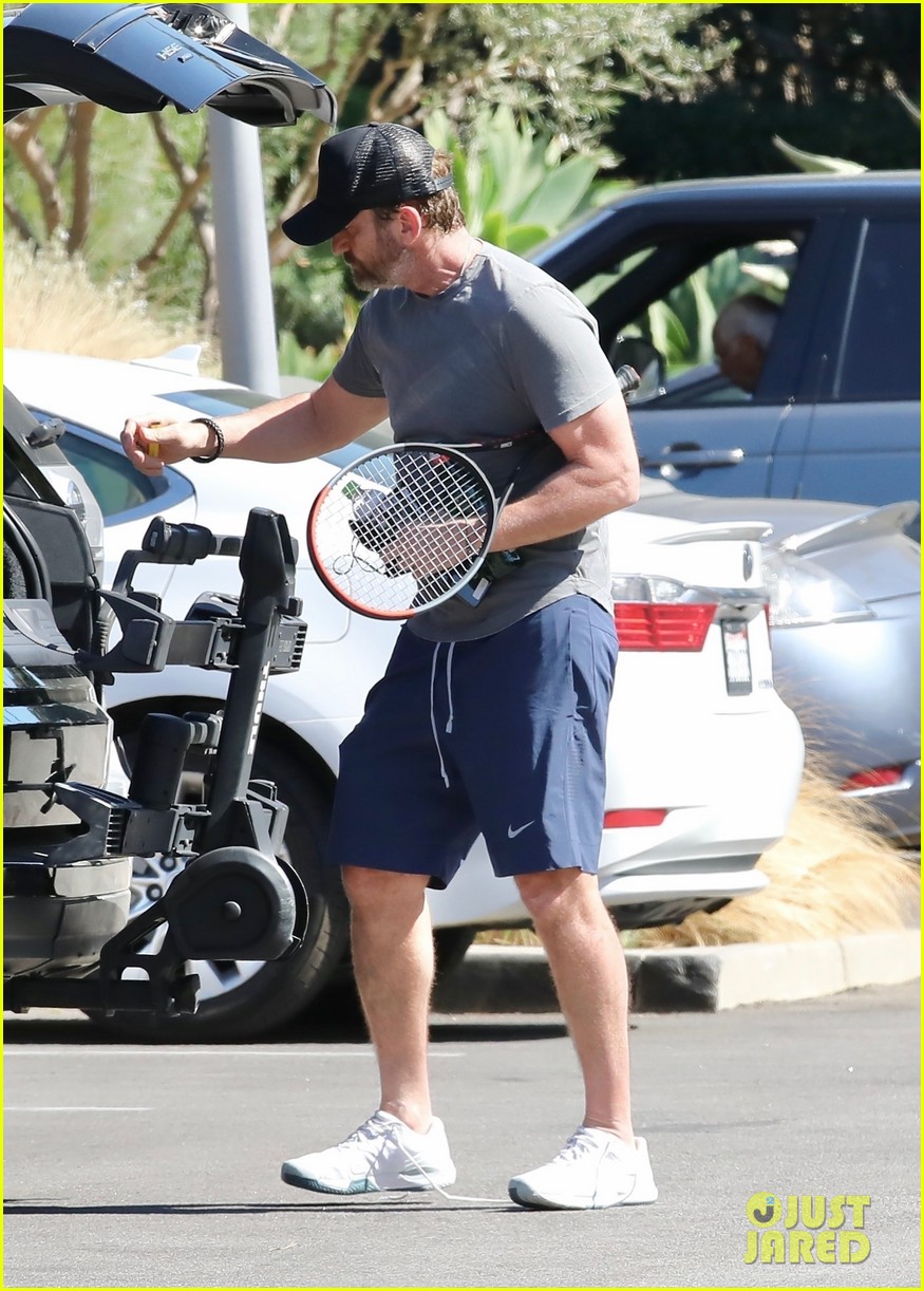 Gerard Butler Remembers His Racket To Play Tennis Game in Los Angeles ...