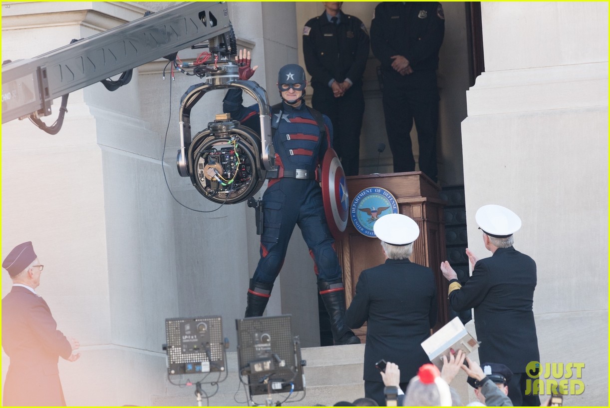 Who Plays the New Captain America? He Has Very Famous Parents!: Photo ...