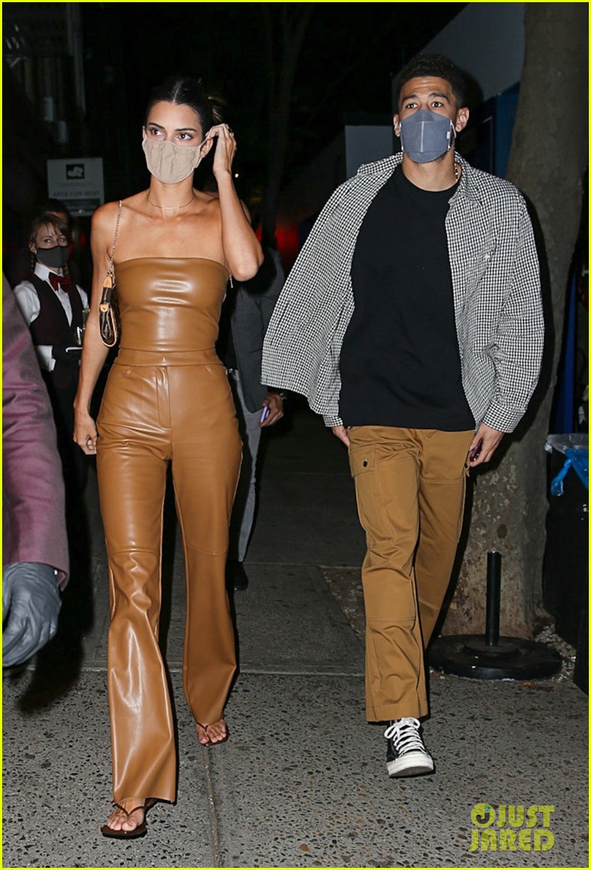 Kendall Jenner & Boyfriend Devin Booker Hold Hands During Night Out!: Photo 4547151 | Kendall ...