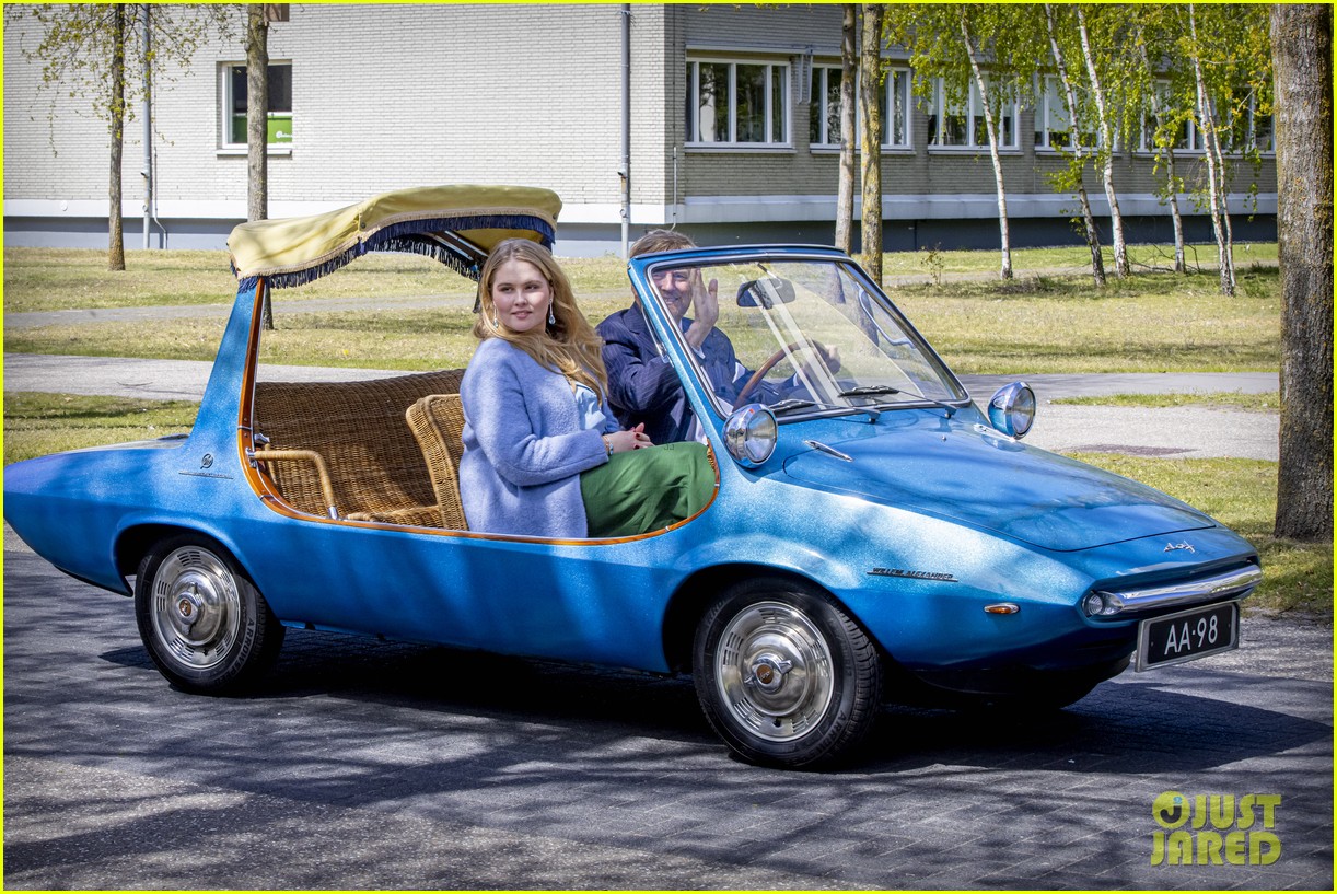 Dutch King Willem-Alexander & Family Celebrated Kings Day by Driving In ...