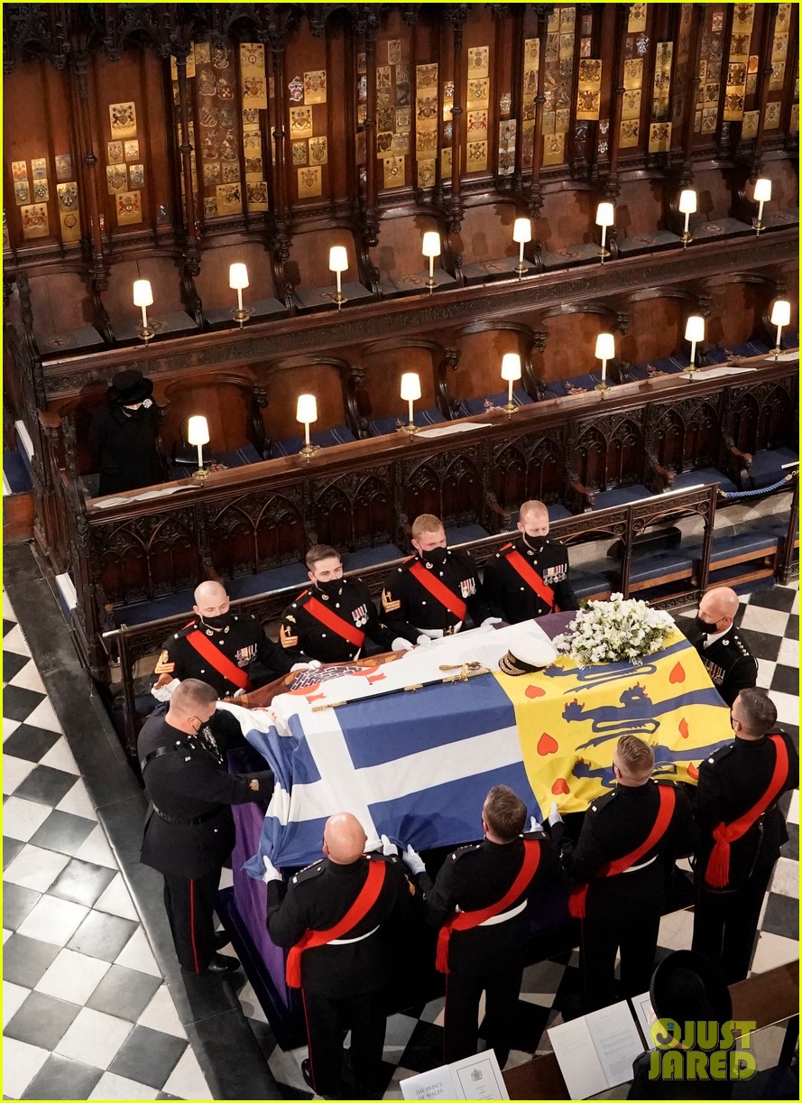 The Story Behind Queen Elizabeth's Brooch at Prince Philip's Funeral Is ...