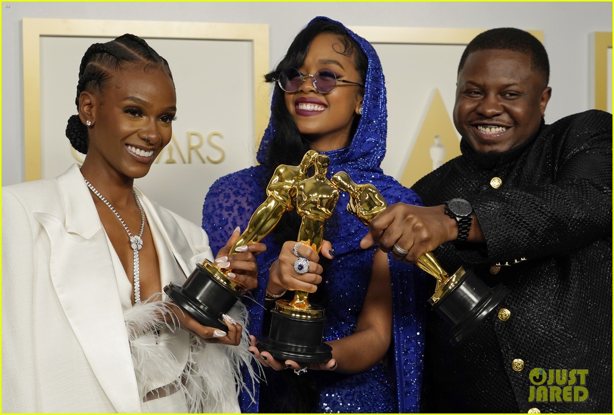 H.E.R. Is 'Speechless' Over Oscar Win & Is Planning To Fulfill EGOT ...