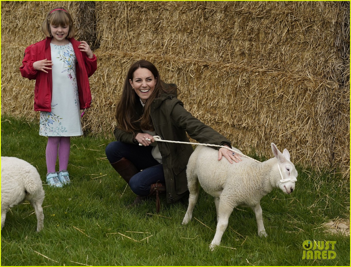 Kate Middleton & Prince William Enjoy a Day at a Farm Petting Animals ...