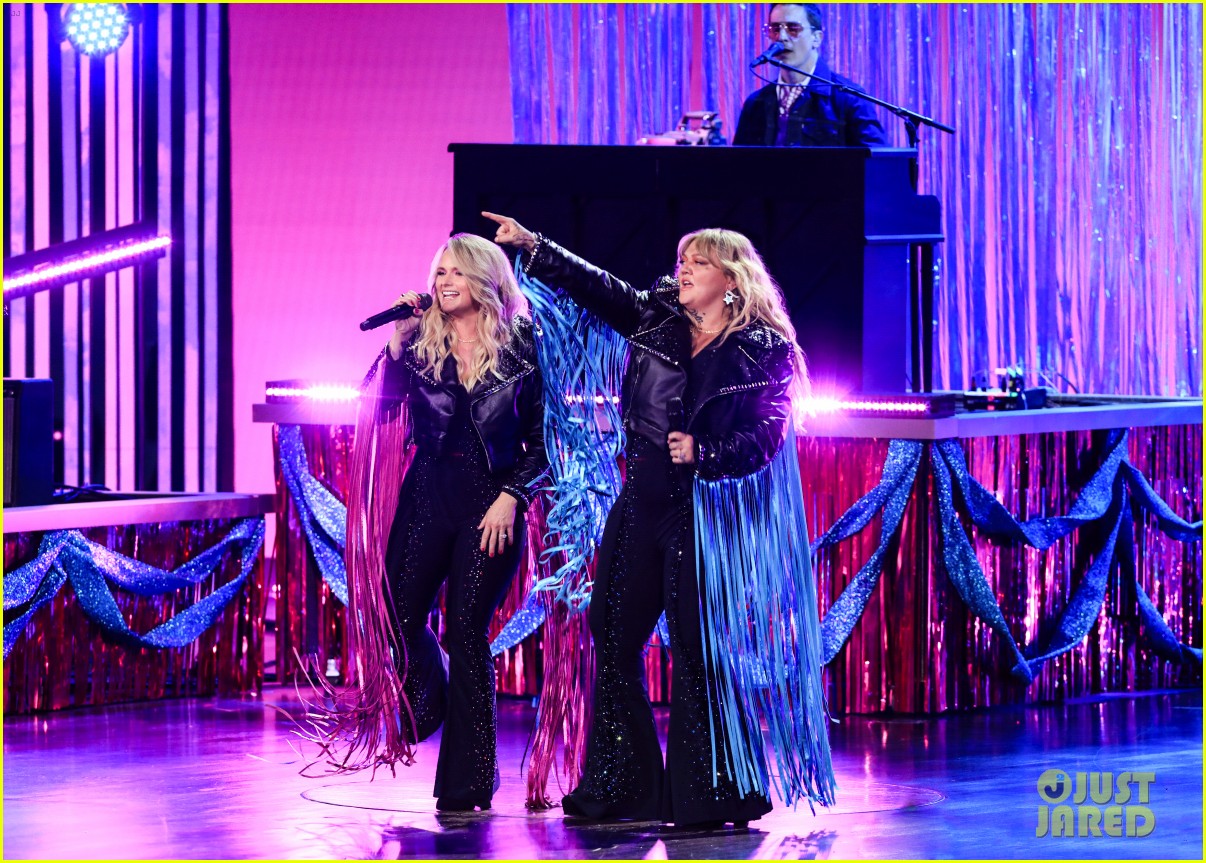 Miranda Lambert & Elle King Kick Off ACM Awards 2021 With 'Drunk (And I ...
