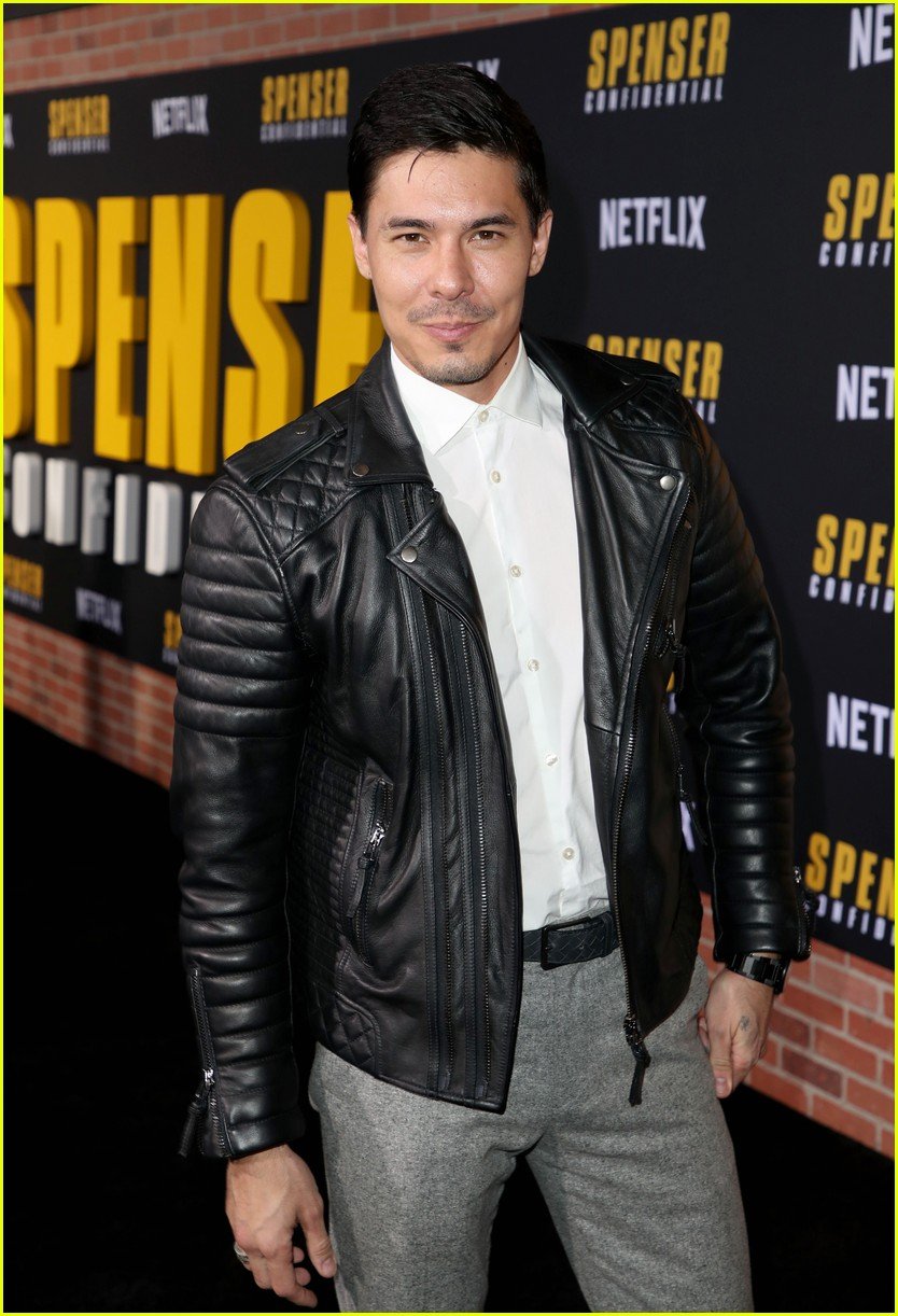 Meet Lewis Tan - 10 Things to Know About Mortal Kombat's Cole Young ...