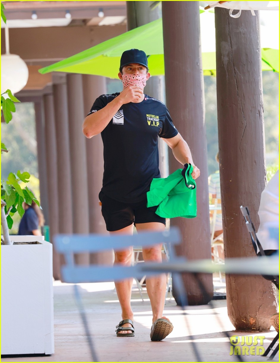 Orlando Bloom & Katy Perry Run Errands Together in Montecito: Photo ...