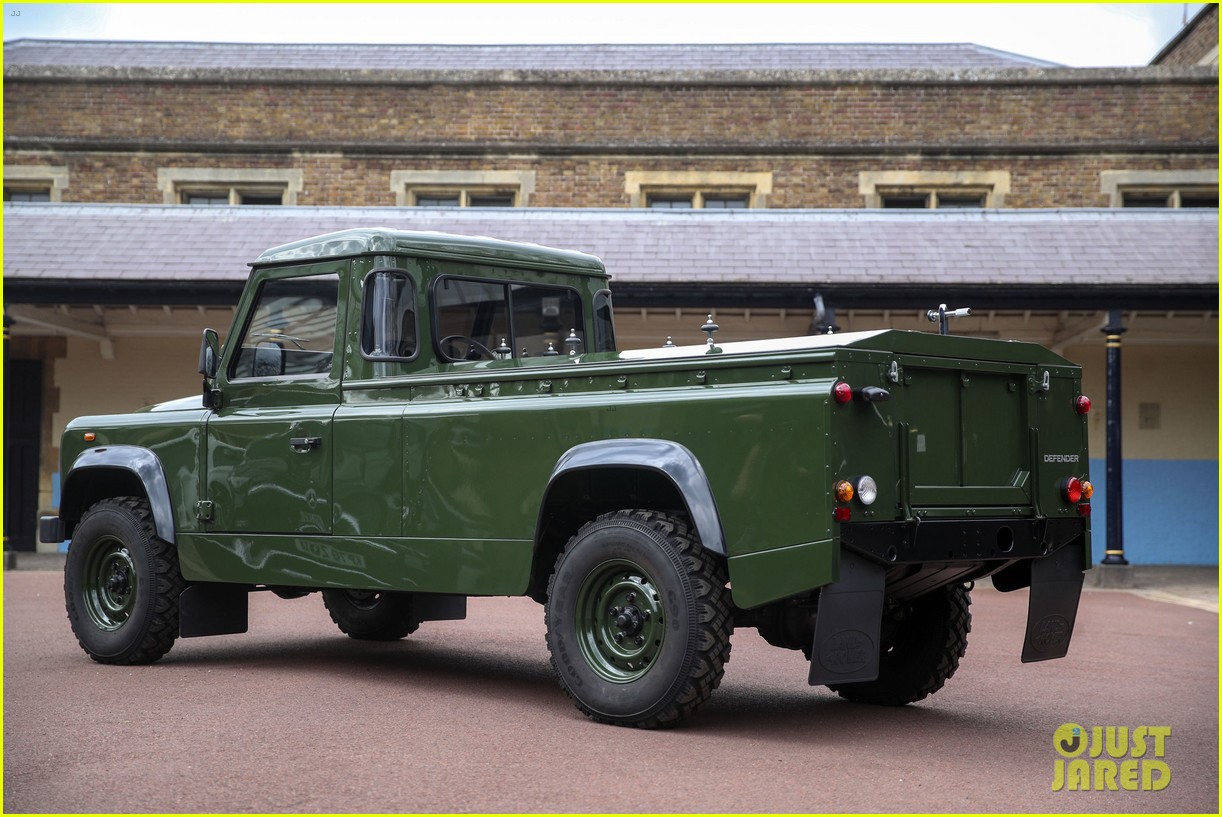 Prince Philip Helped To Design The Land Rover Hearse His Coffin Will Be ...