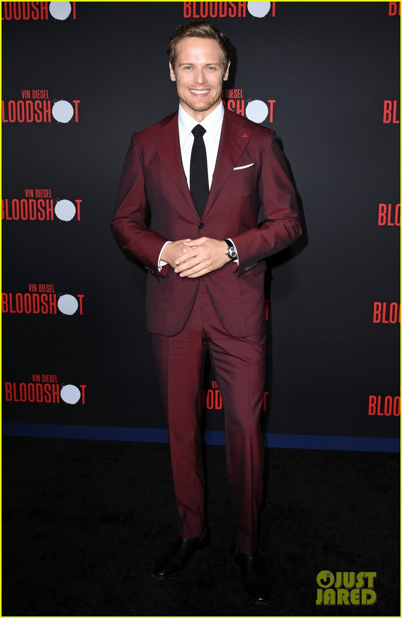 Sam Heughan Rings in His '29th' Birthday With a Buff Gym Selfie: Photo ...