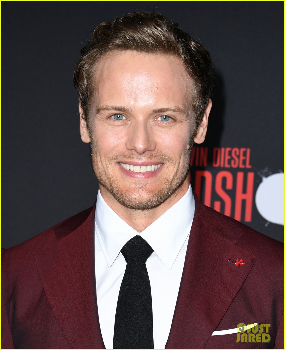 Sam Heughan Rings in His '29th' Birthday With a Buff Gym Selfie: Photo ...