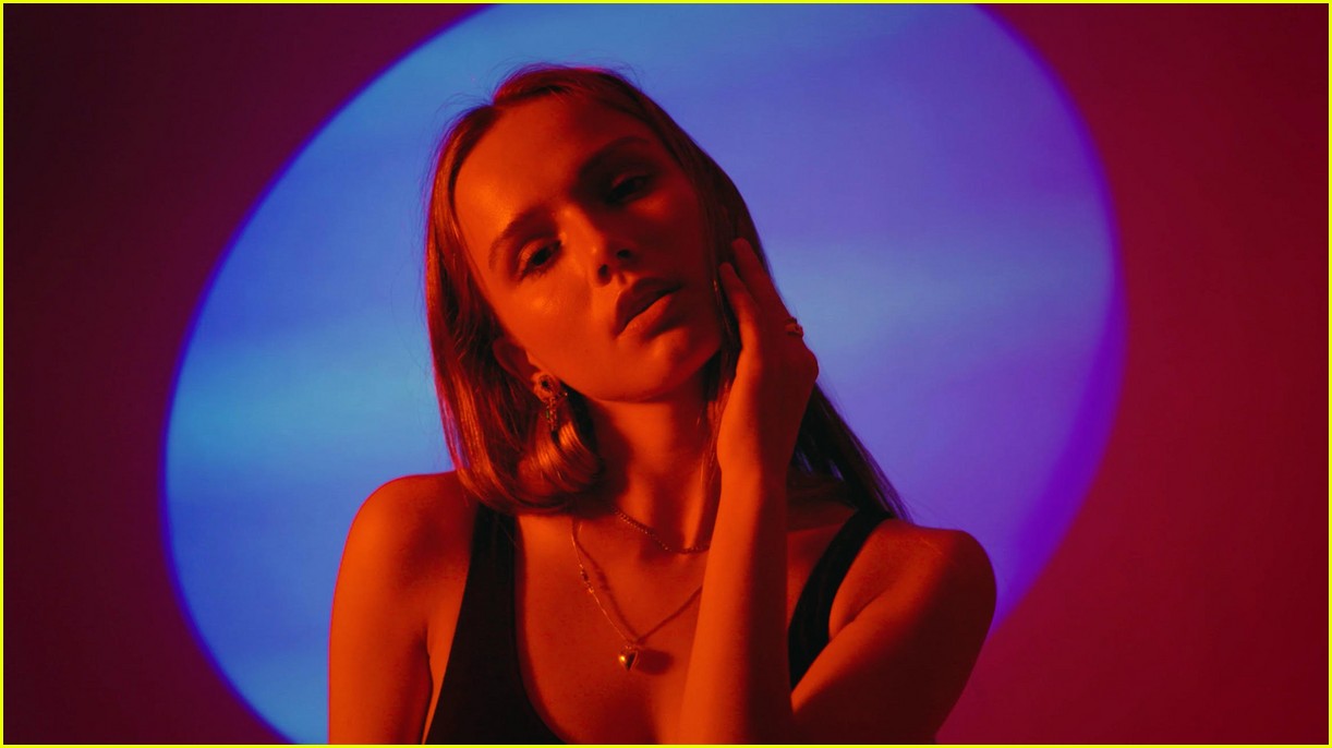 Place Your 'Bet' on Rising Pop Star Diva Smith: Photo 4558385 | Music ...