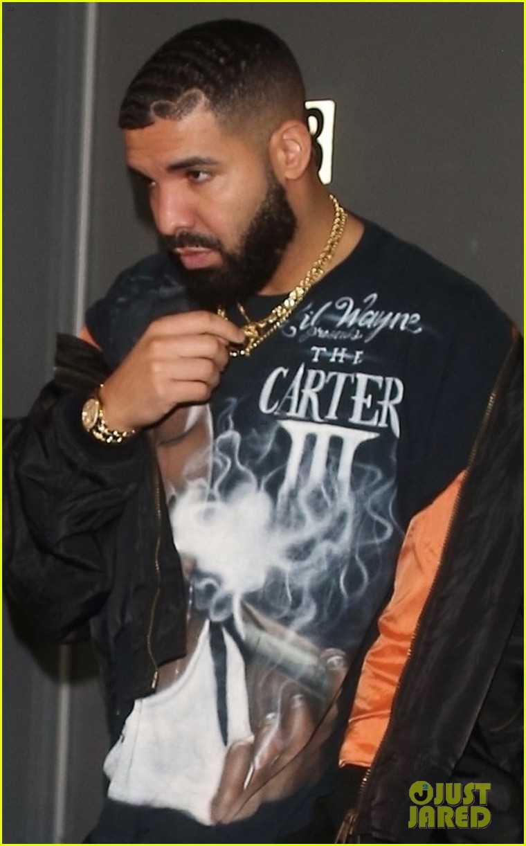 Drake Steps Out For Dinner With Pals After Business Meetings: Photo ...