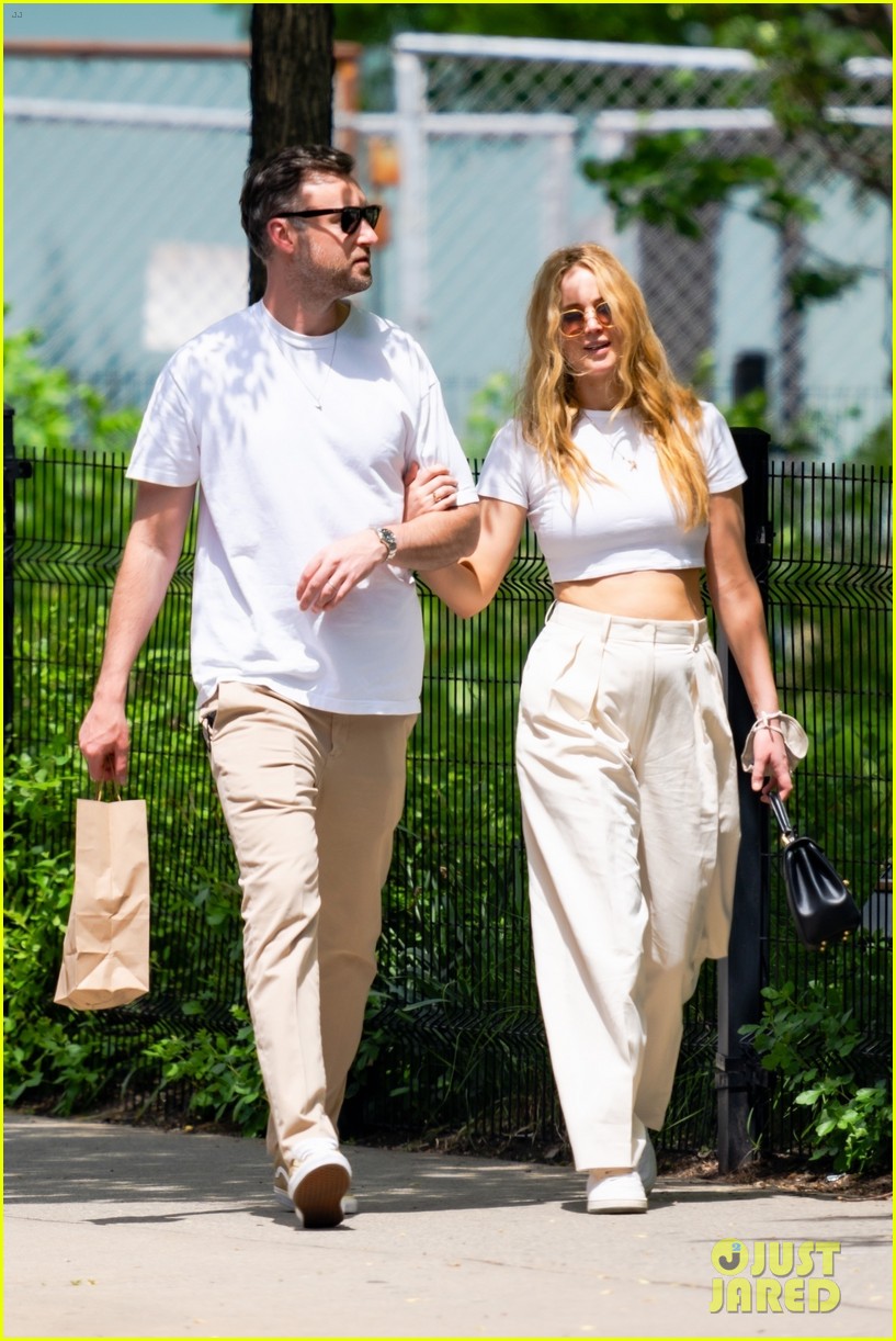 Jennifer Lawrence Bares Her Midriff During Weekend Outing with Husband ...