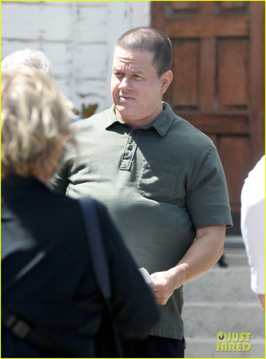 Mark Wahlberg Showcases His Weight Gain for 'Father Stu' Role While ...