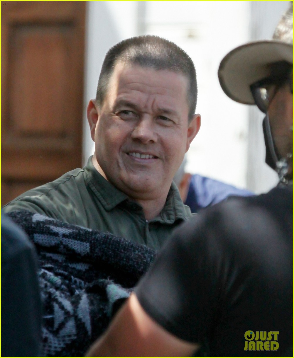 Mark Wahlberg Showcases His Weight Gain for 'Father Stu' Role While ...