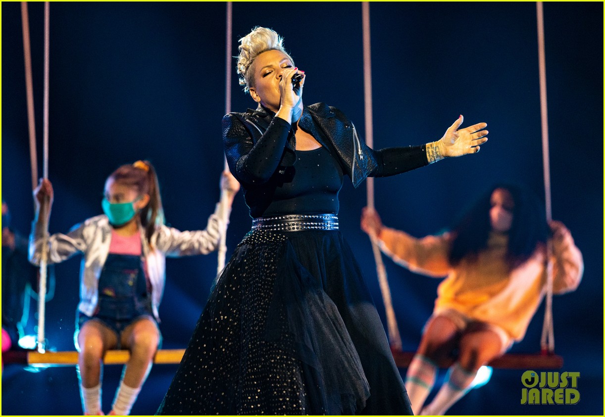 Pink Rocks the Stage During Rehearsals Ahead of Being Honored at ...