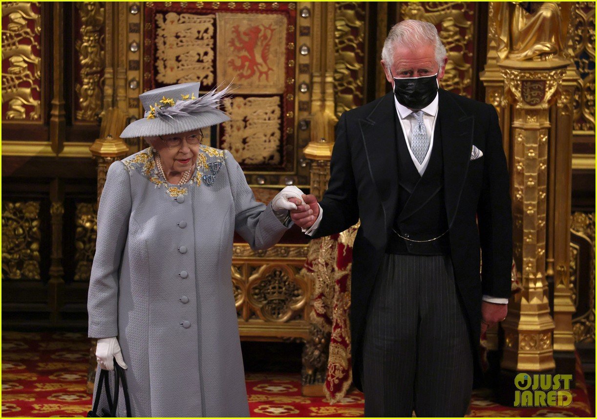 Queen Elizabeth Makes Her First Public Appearance Since Prince Philip's ...