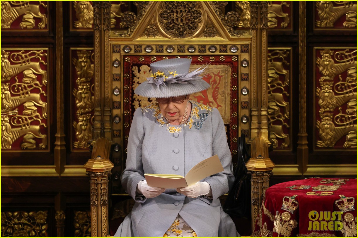 Queen Elizabeth Makes Her First Public Appearance Since Prince Philip's ...
