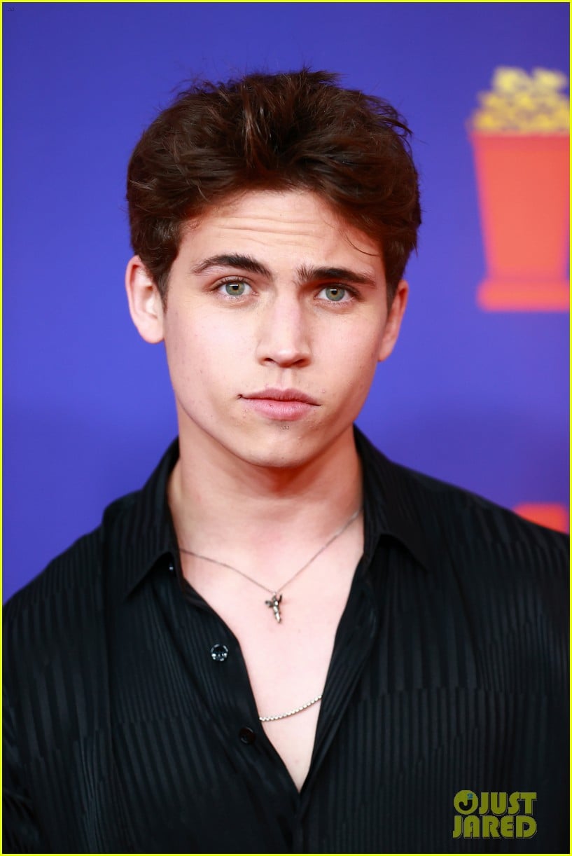 Addison Rae Wears Very Revealing Outfit on Red Carpet at MTV Movie & TV ...