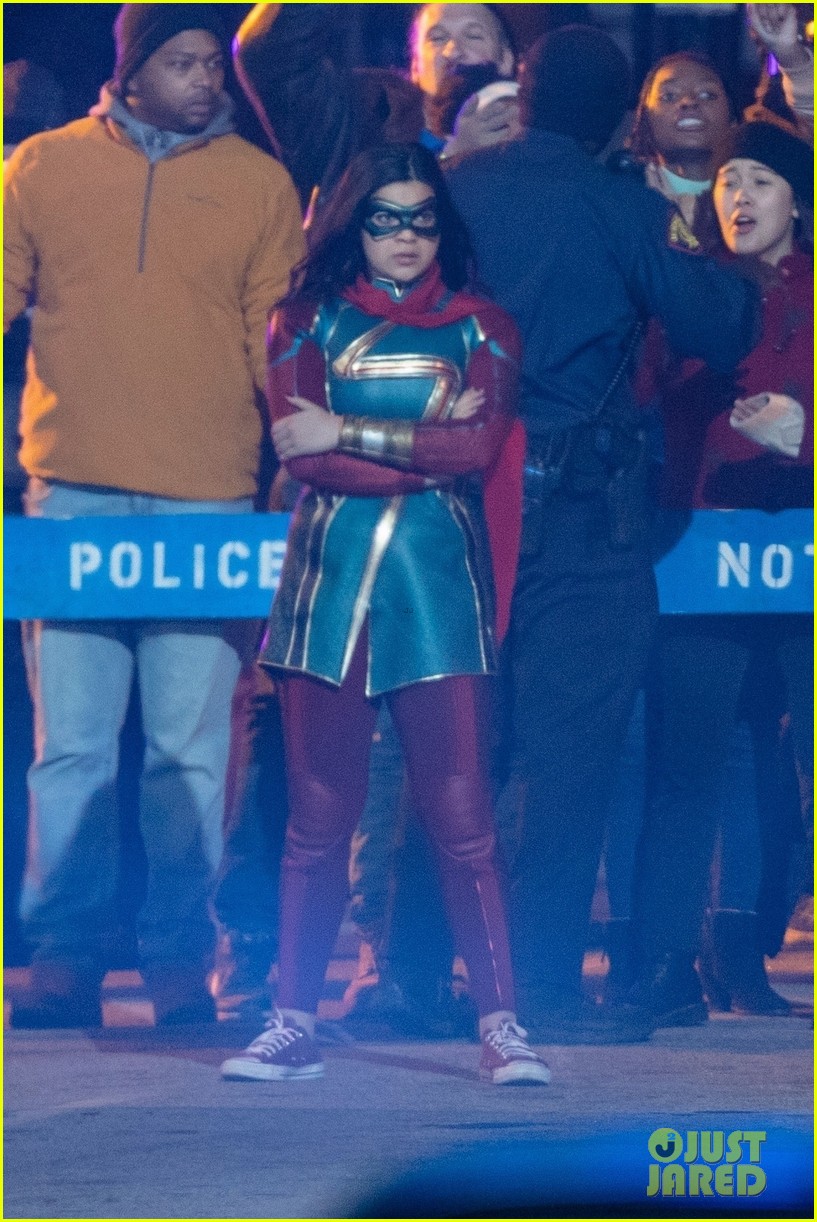 Iman Vellani Spotted in Official 'Ms. Marvel' Costume in New Set Photos!: Photo 4550580 | Photos ...