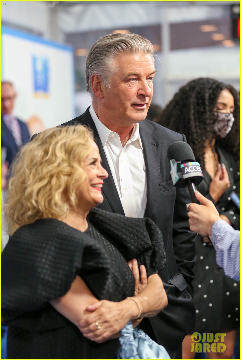 Alec Baldwin Dresses Up His 6 Kids As Boss Babies For 'Boss Baby 2 ...