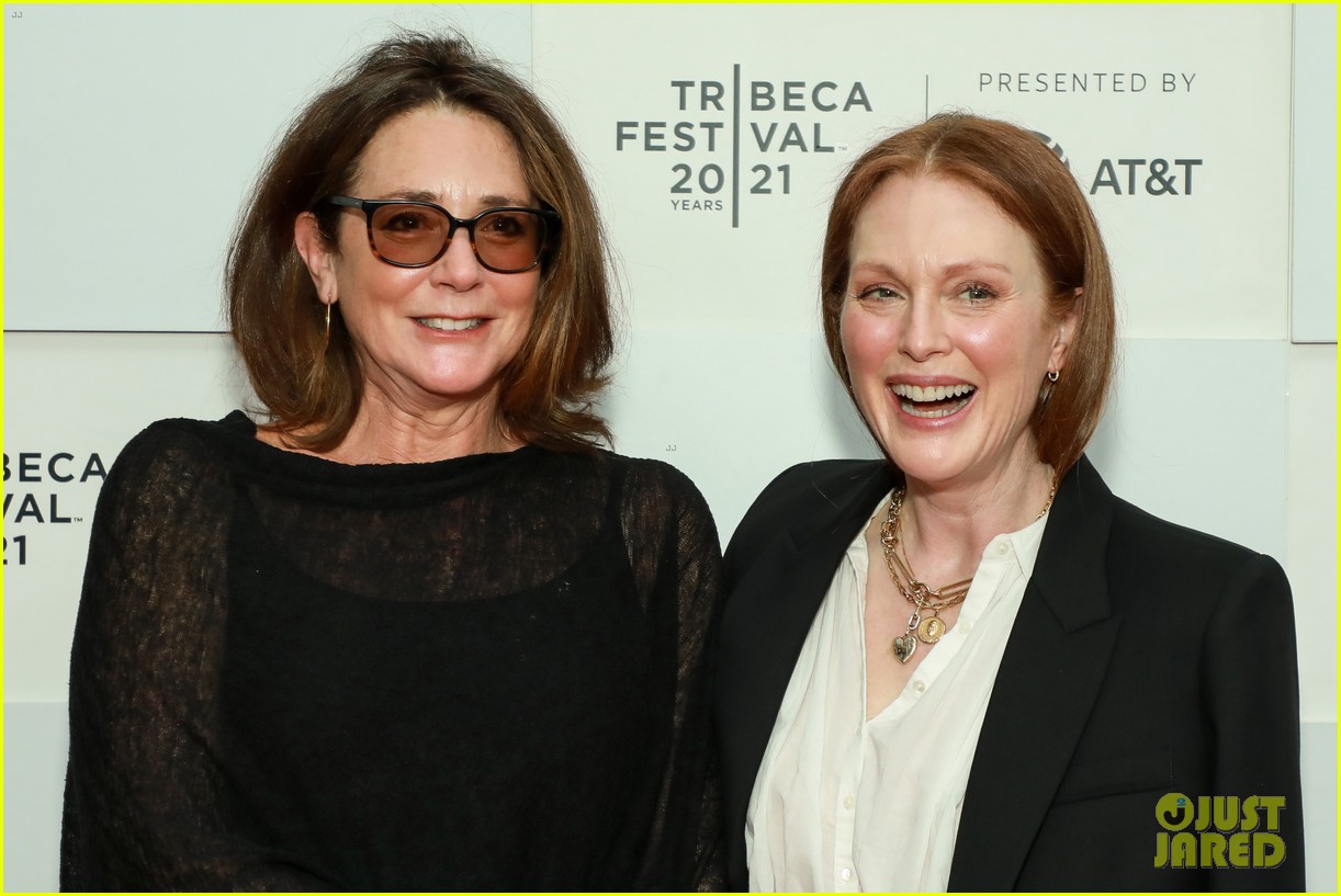 Julianne Moore Supports Hubby Bart Freundlich at 'With/In Vol. 1 ...