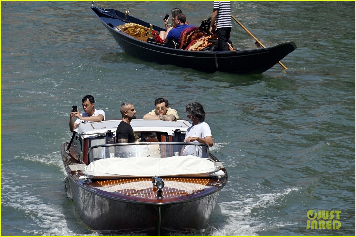 Harry Styles Relaxes on a Water Taxi as He Arrives in Venice : Photo ...