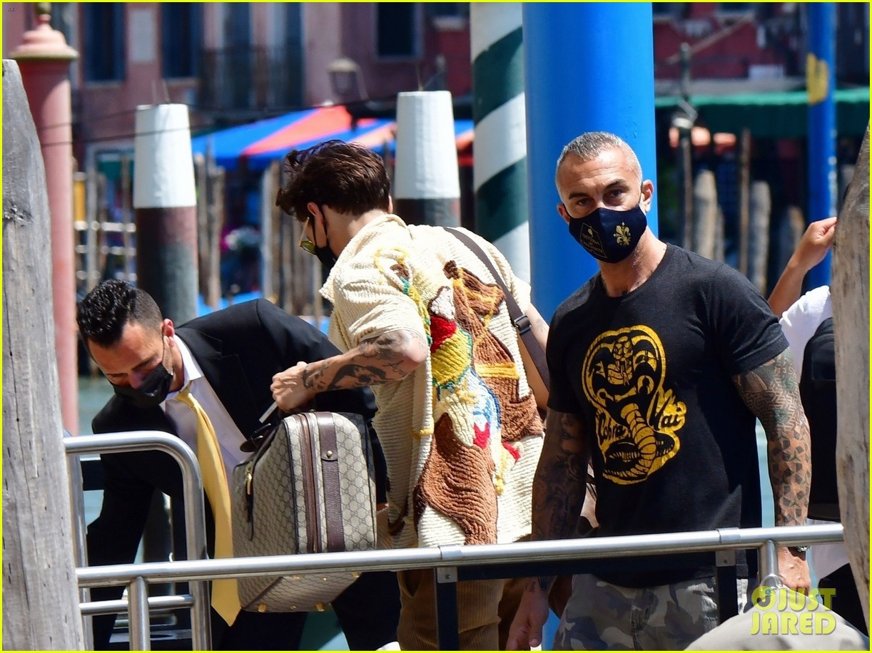 Harry Styles Relaxes on a Water Taxi as He Arrives in Venice : Photo ...
