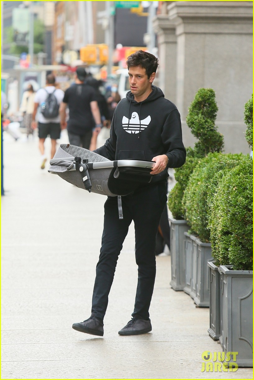 Karlie Kloss & Joshua Kushner Head To Disney World For Son Levi's First ...