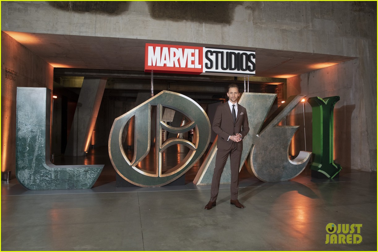 Tom Hiddleston & Owen Wilson Celebrate 'Loki' Premiere From London & LA ...