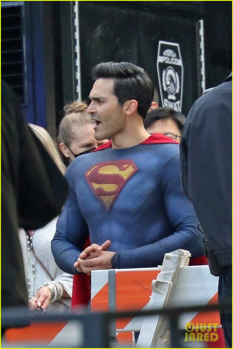 Tyler Hoechlin & Bitsie Tulloch Are All Smiles on Set for the 'Superman ...