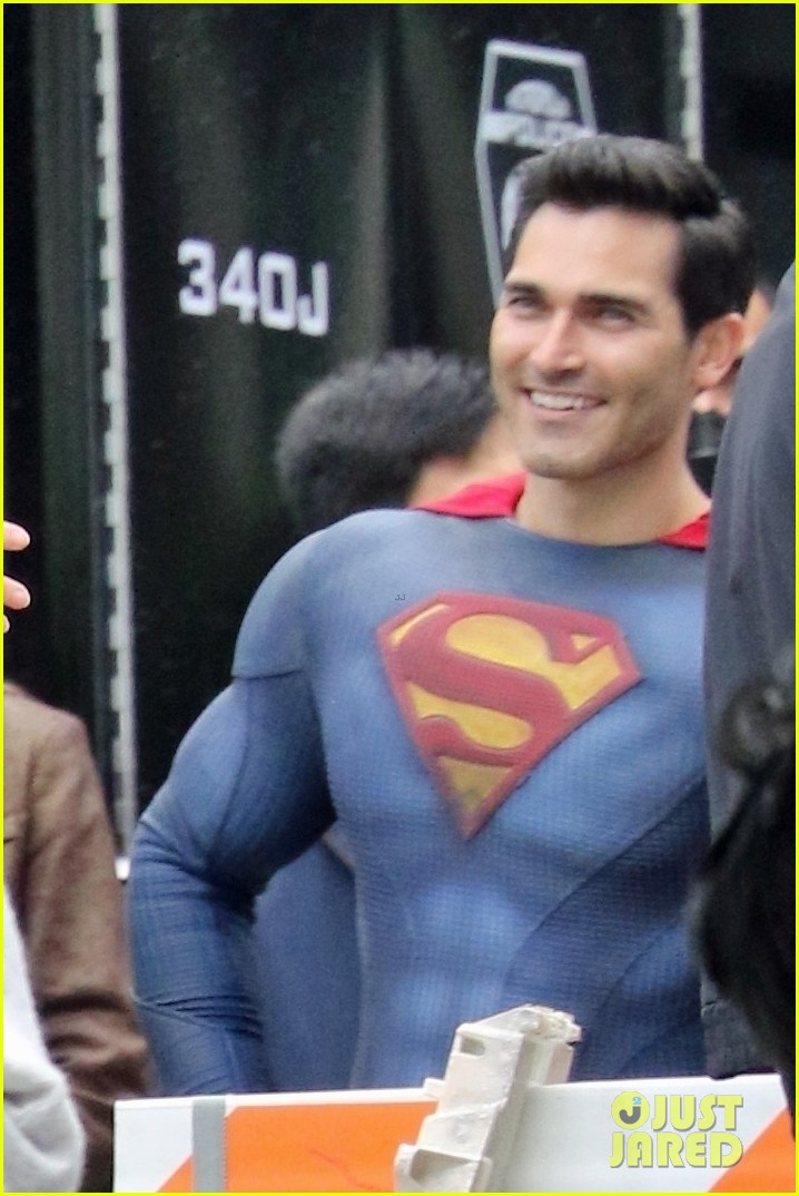 Tyler Hoechlin & Bitsie Tulloch Are All Smiles on Set for the 'Superman ...