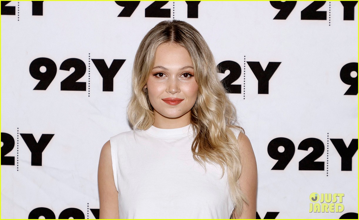 Stephen Amell Celebrates New Series 'Heels' with Alexander Ludwig ...