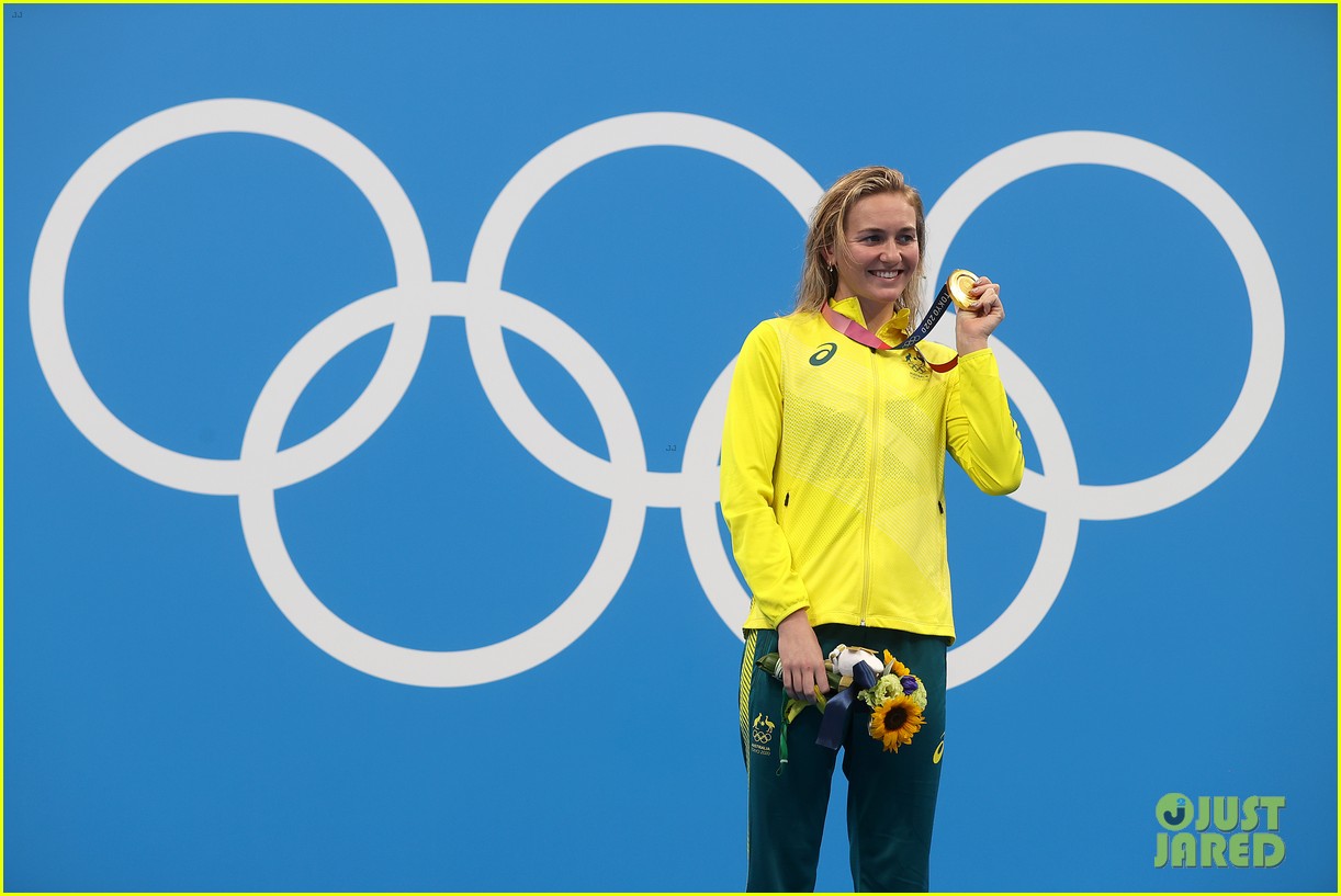 Team Australia's Ariarne Titmus Swim Coach Goes Wild After She Wins ...