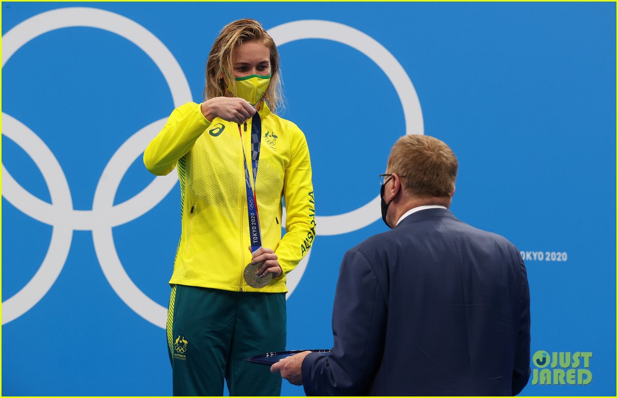 Team Australia's Ariarne Titmus Swim Coach Goes Wild After She Wins ...