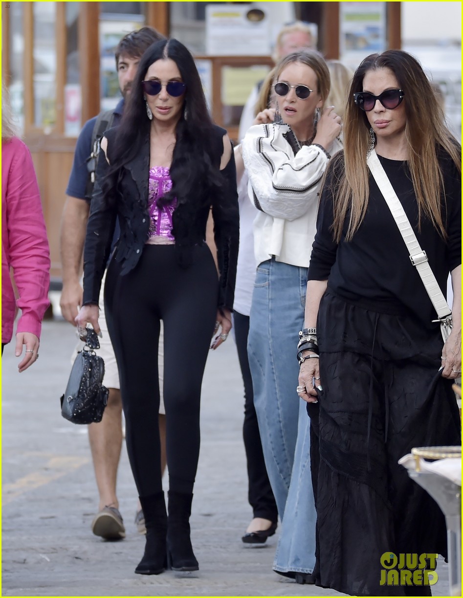 Cher's 'Moonstruck' Co-Star Nicolas Cage Shared A Funny Story From ...