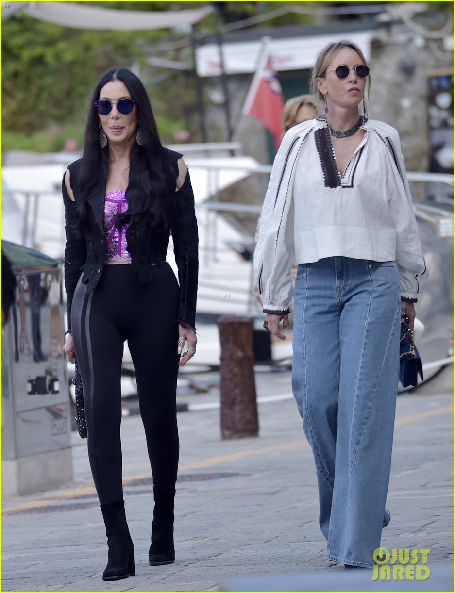 Cher's 'Moonstruck' Co-Star Nicolas Cage Shared A Funny Story From ...