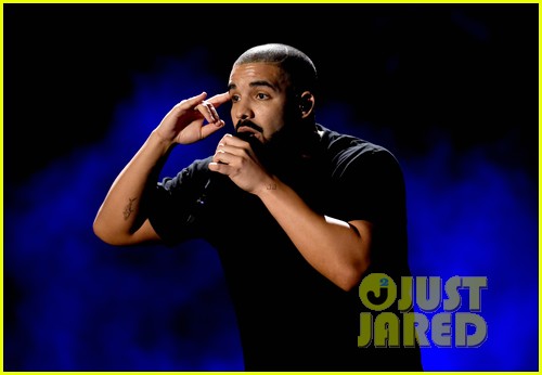 Drake Rents Out Dodger Stadium for a Date Night With Johanna Leia ...