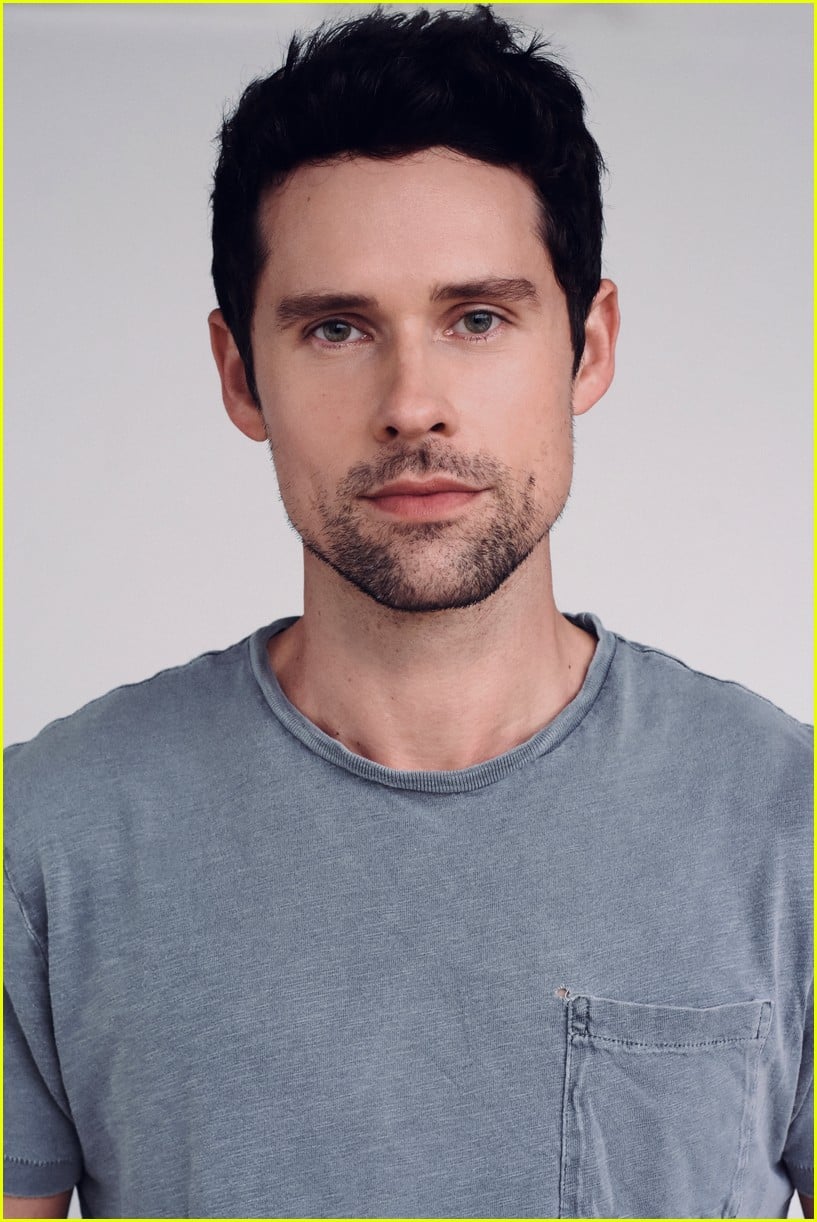 Get to Know 'Virgin River' Actor Benjamin Hollingsworth with These 10 ...