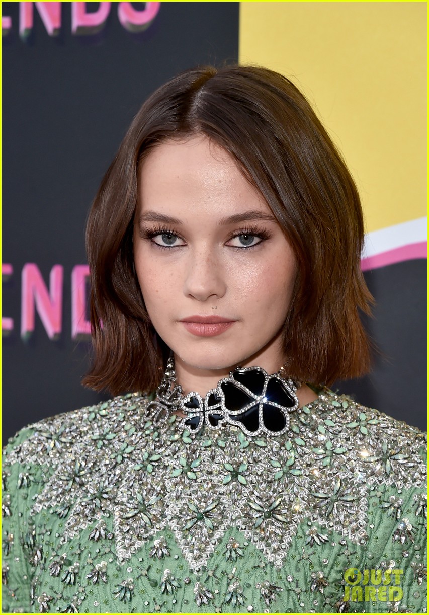 Zoe Lister-Jones & Cailee Spaeny Team Up for 'How it Ends' L.A ...