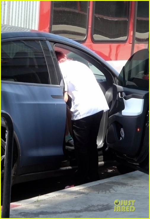 Addison Rae Spotted Kissing Rumored New Boyfriend Omer Fedi (Photos ...