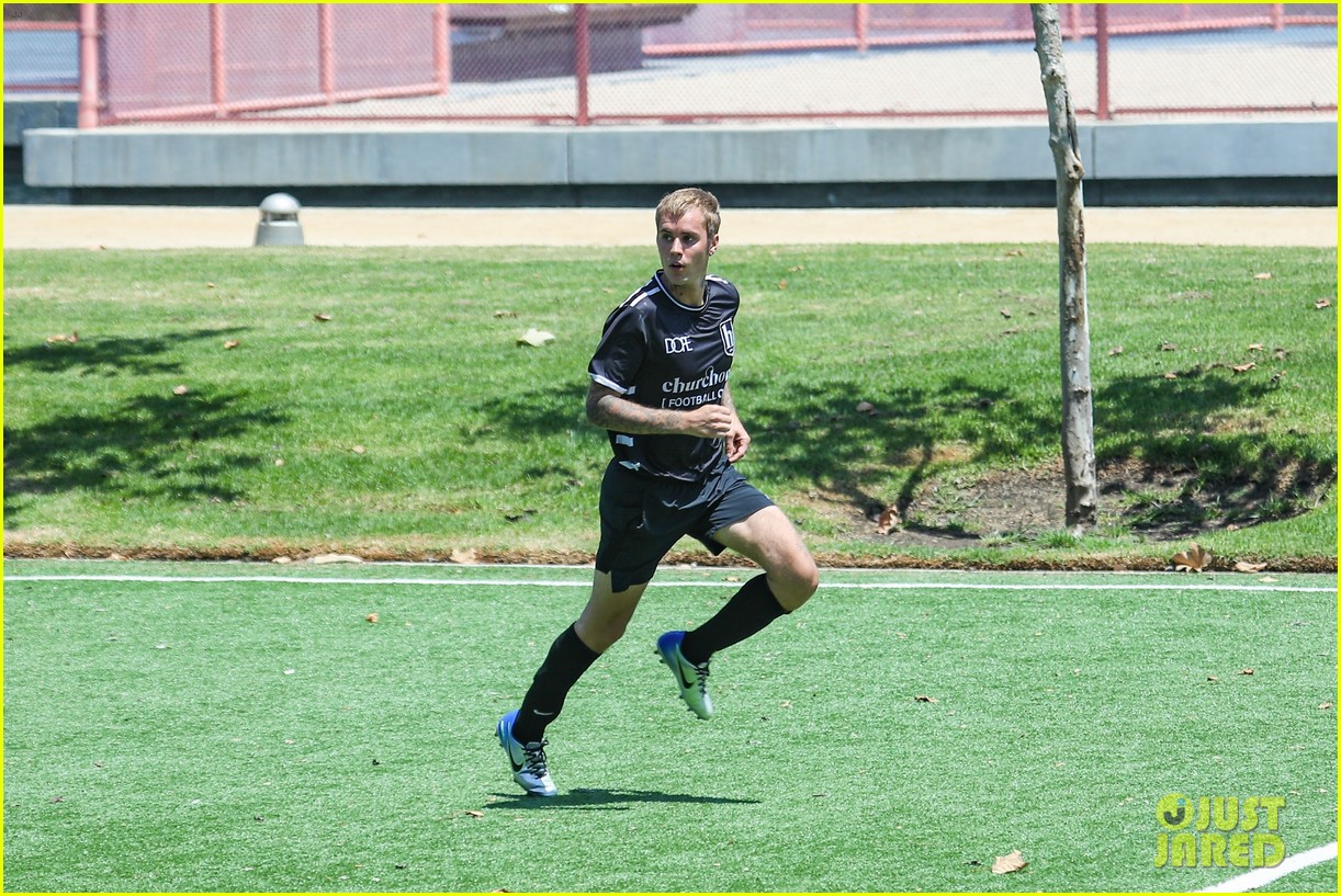 Justin Bieber Kicks Off His Weekend with Soccer Saturday - New Photos ...