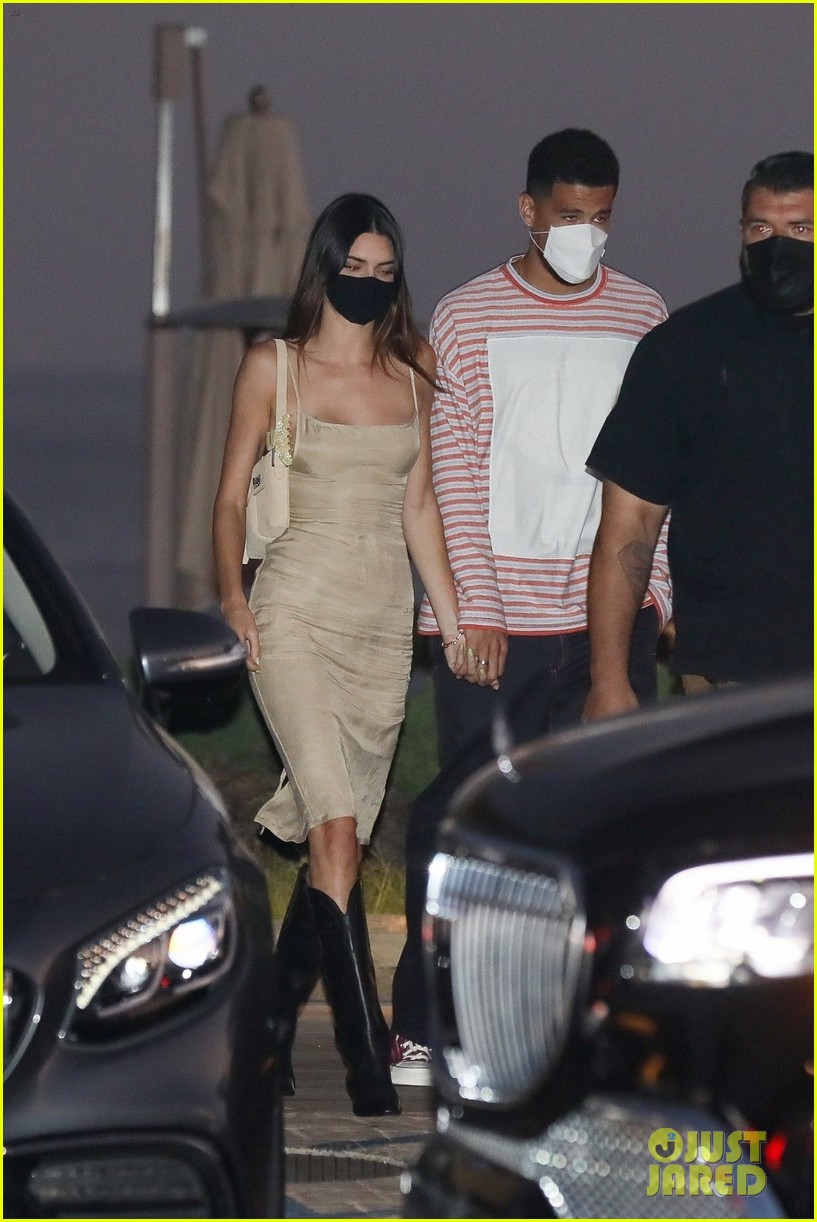 Kendall Jenner & Boyfriend Devin Booker Hold Hands on Date Night in Malibu!: Photo 4612169 ...