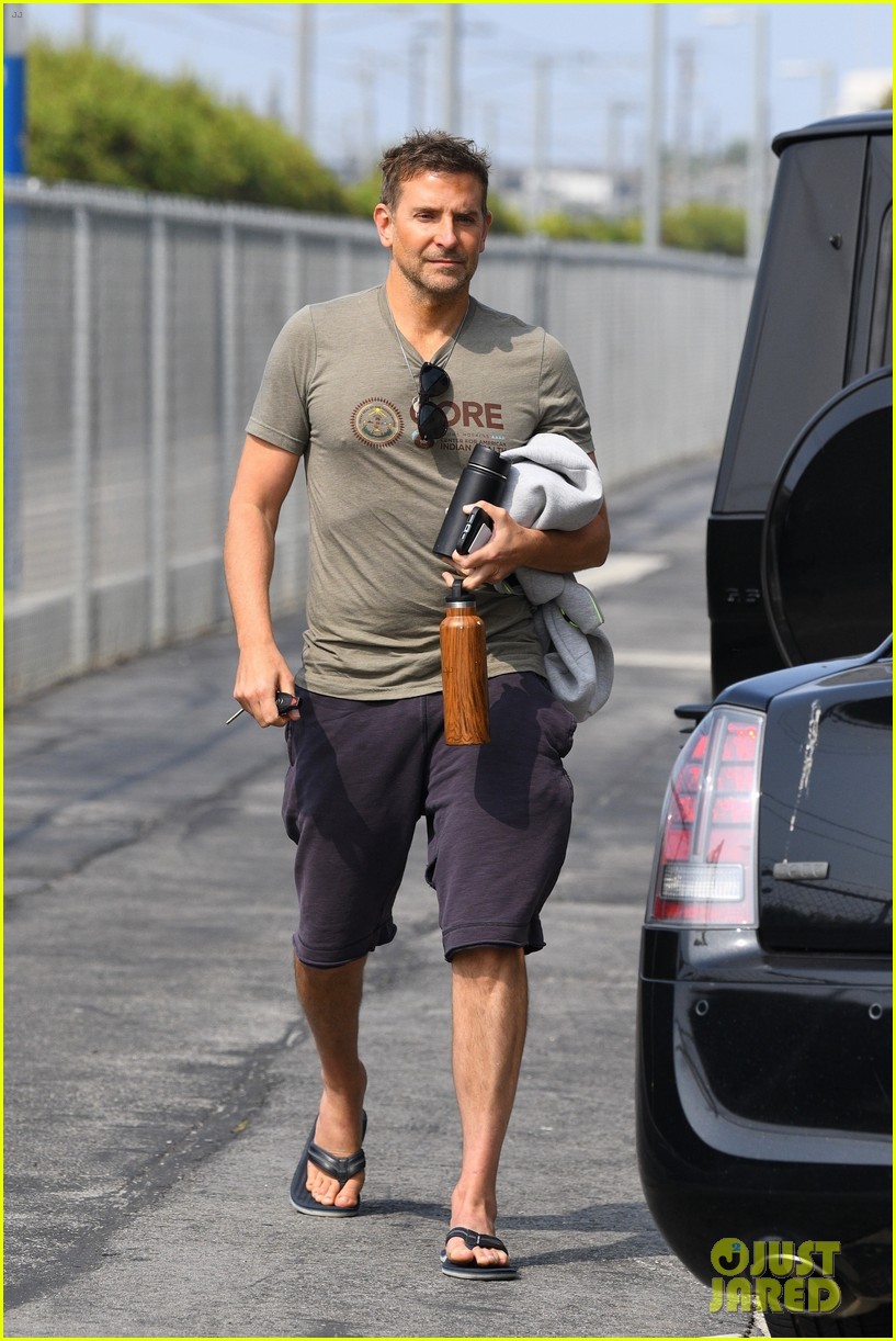 Bradley Cooper Spotted Keeping Up with His Workouts in L.A. - See ...