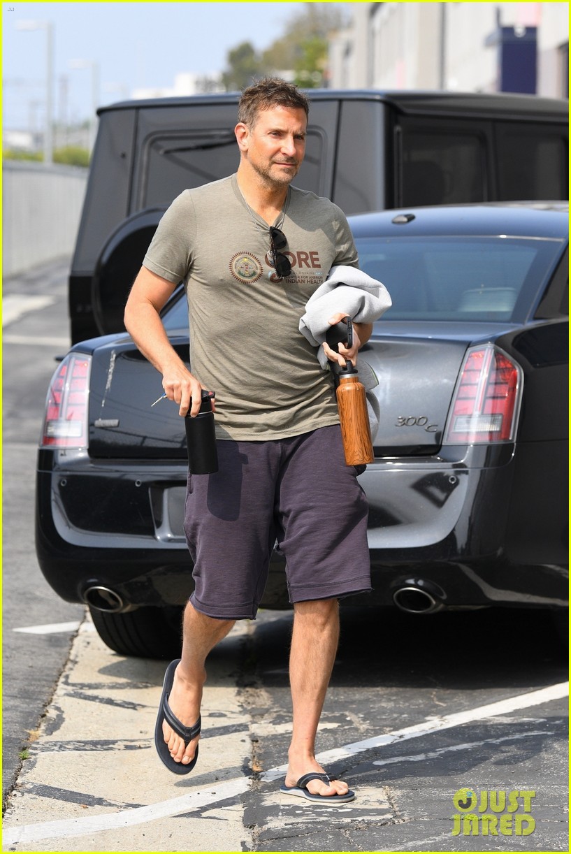 Bradley Cooper Spotted Keeping Up with His Workouts in L.A. - See ...